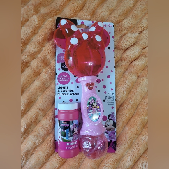 Disney | Toys | Minnie Mouse Light Up Bubble Wand Nwt | Poshmark